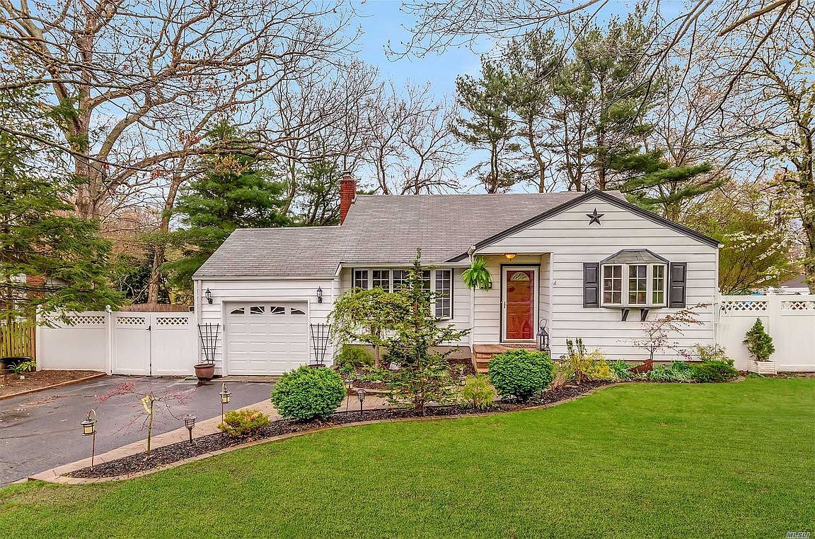 461 Gibbs Pond Rd, Nesconset, NY 11767 | Zillow