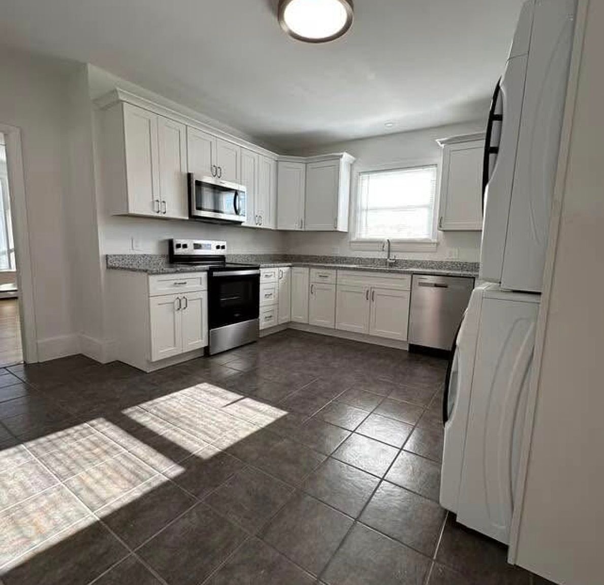 12 Tiffany St Unit 1, Providence, RI 02908 | Zillow
