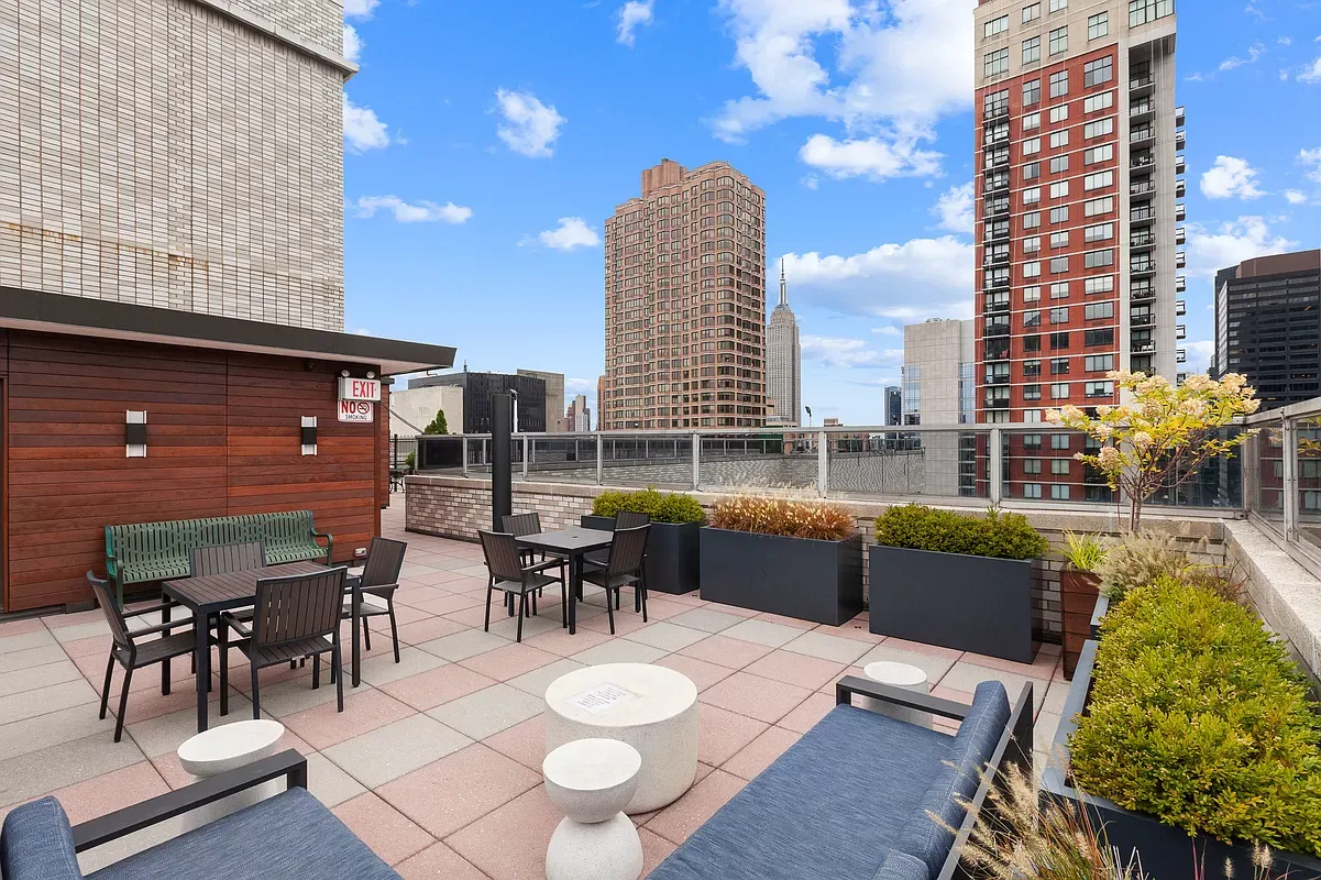 300 East 40th Street #19N in Murray Hill, Manhattan | StreetEasy