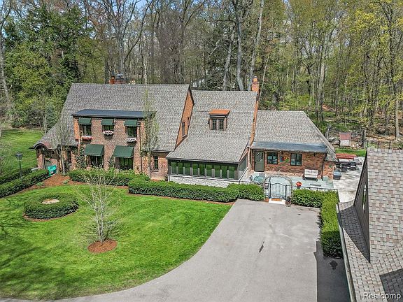 4525 Charing Cross Rd, Bloomfield Hills, MI 48304 | MLS #20230031585 ...