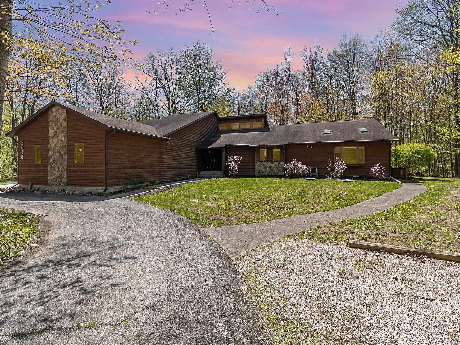 2546 E Hurley Rd, Midland, MI 48642 | Zillow