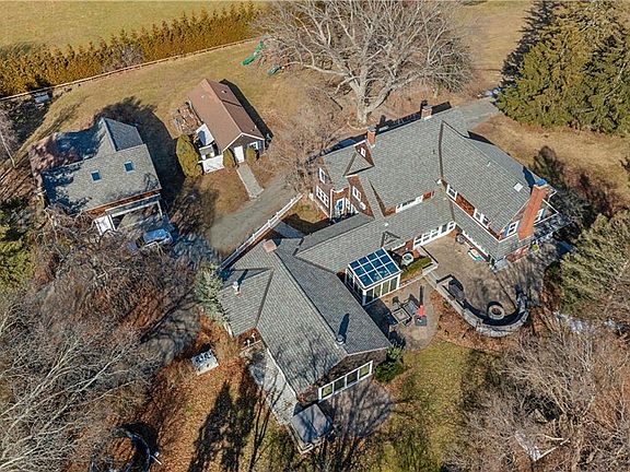 211 Rumstick Rd, Barrington, RI 02806 | MLS #1352858 | Zillow