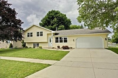 804 Lisa Dr, Waterloo, IA 50701 | Zillow