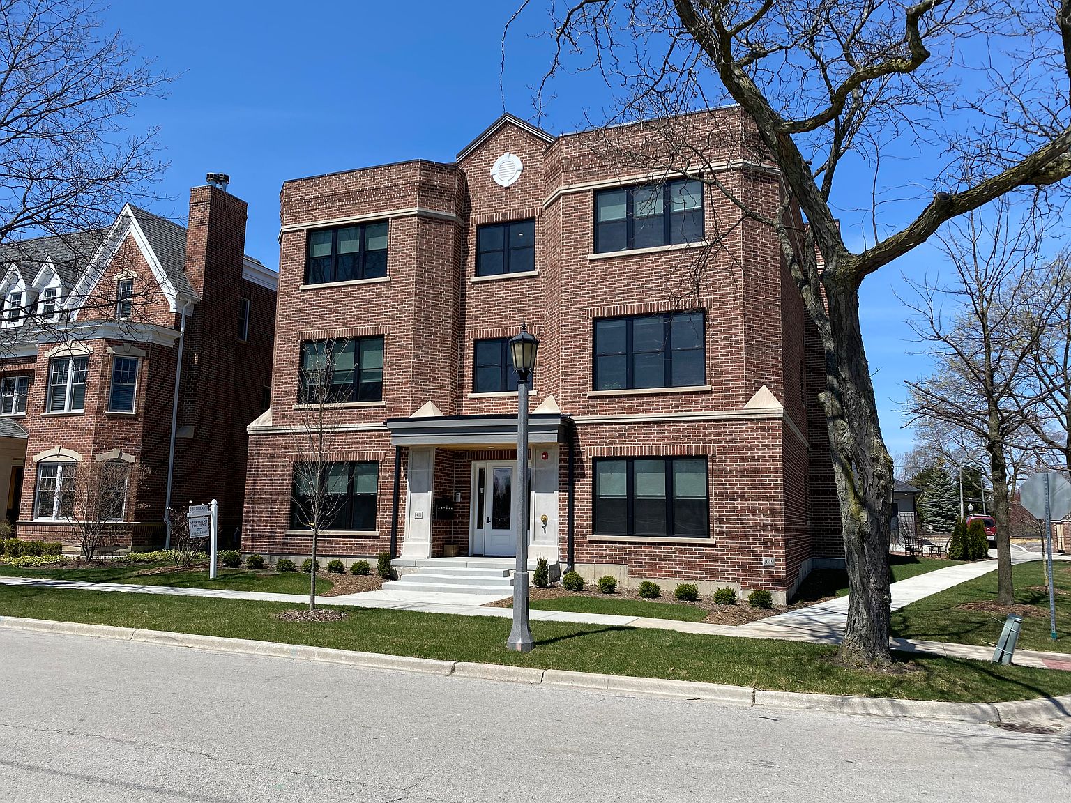 1401 W Cossitt Ave Unit 1W, La Grange, IL 60525 | Zillow