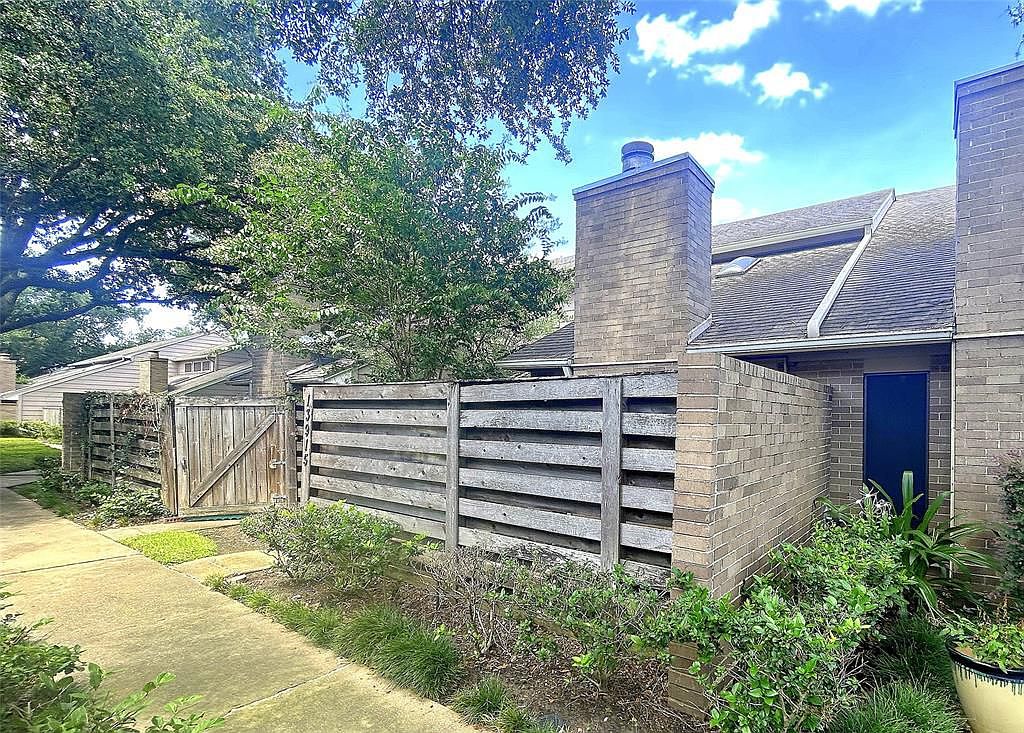 13915 Hollowgreen Dr, Houston, TX 77082 | Zillow