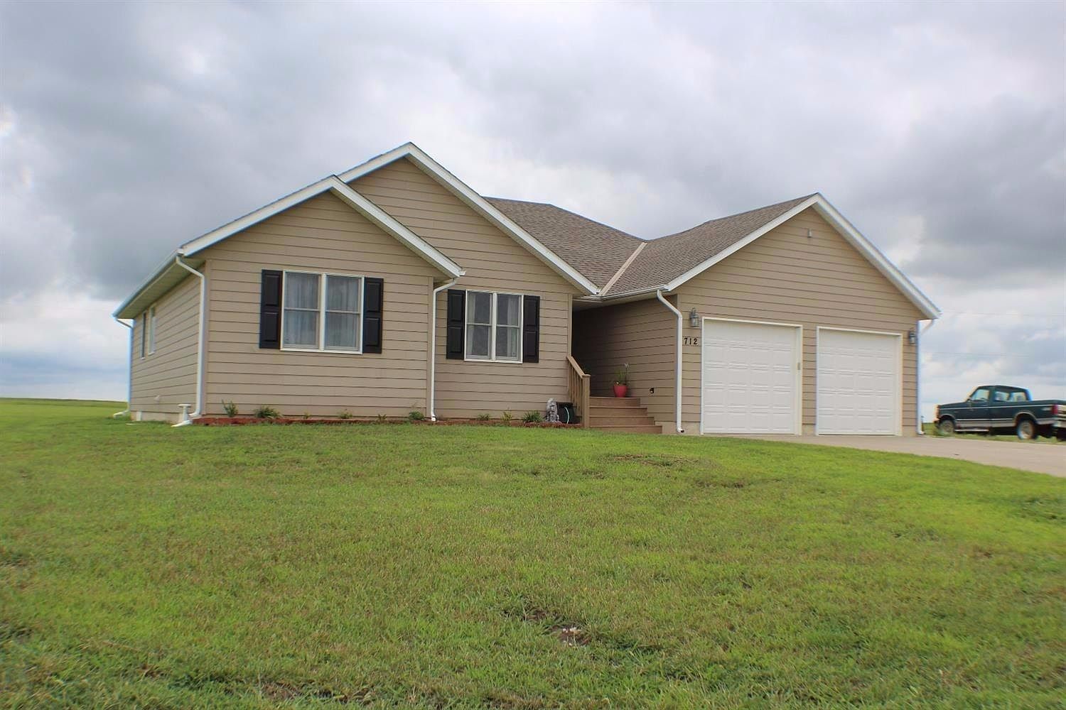 712 N Park Ln, Olpe, KS 66865 | Zillow