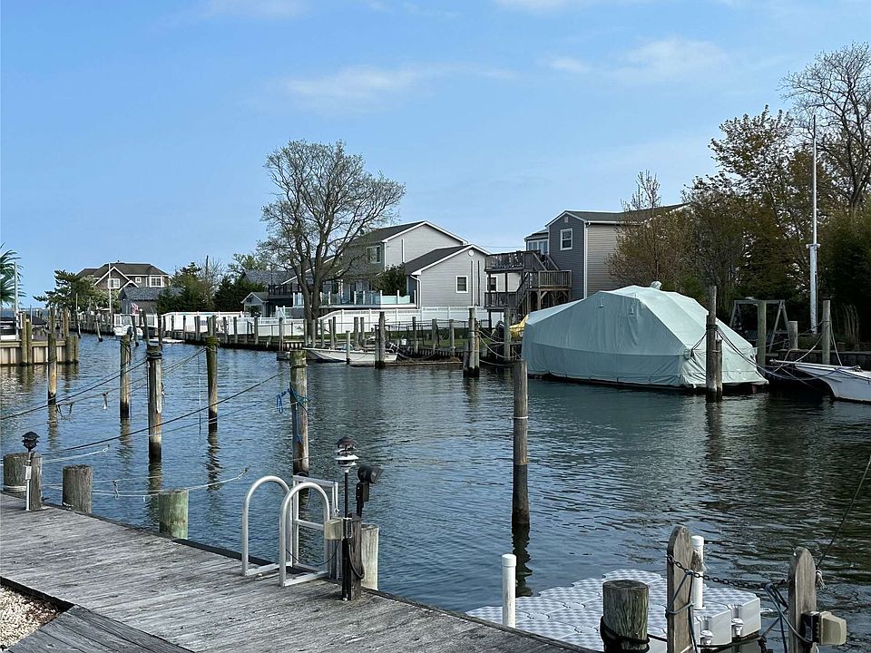 30 Waters Edge Court, Babylon, NY 11702 | MLS #3474250 | Zillow