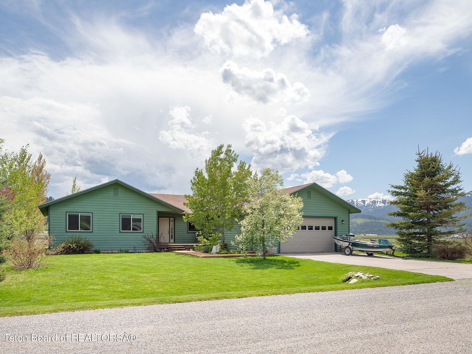 413 Aster Loop, Alpine, WY 83128 | Zillow