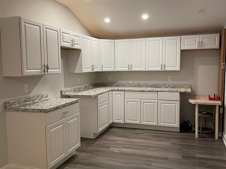 4 Awixa Pl #4A, Selden, NY 11784 | Zillow