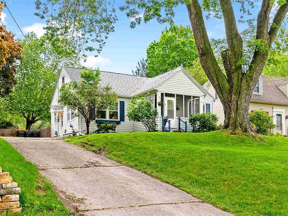 318 Fairview Ave, Iowa City, IA 52245 | MLS #202402690 | Zillow