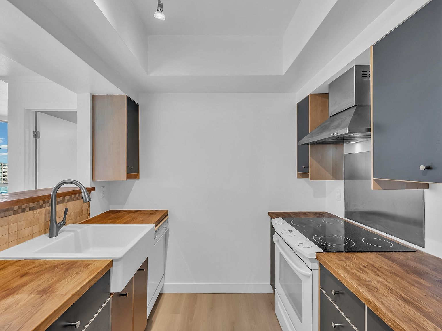 8111 Anderson Rd #1200, Richmond, BC V6Y 3Z8 | MLS #R2884136 | Zillow