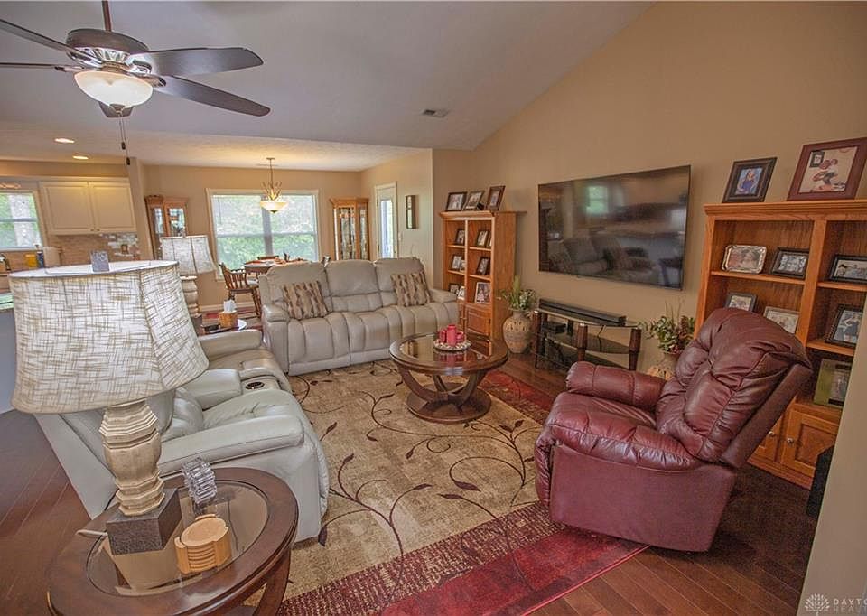 2335 Sunflower Dr, Miamisburg, OH 45342 | MLS #884800 | Zillow