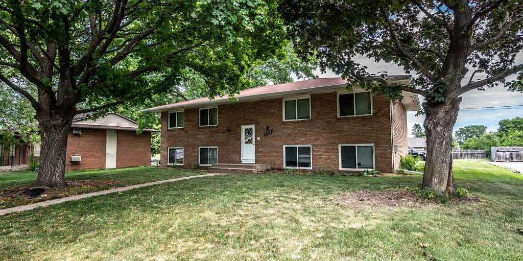 2732 Xylon Ave N, Minneapolis, MN 55427 | Zillow