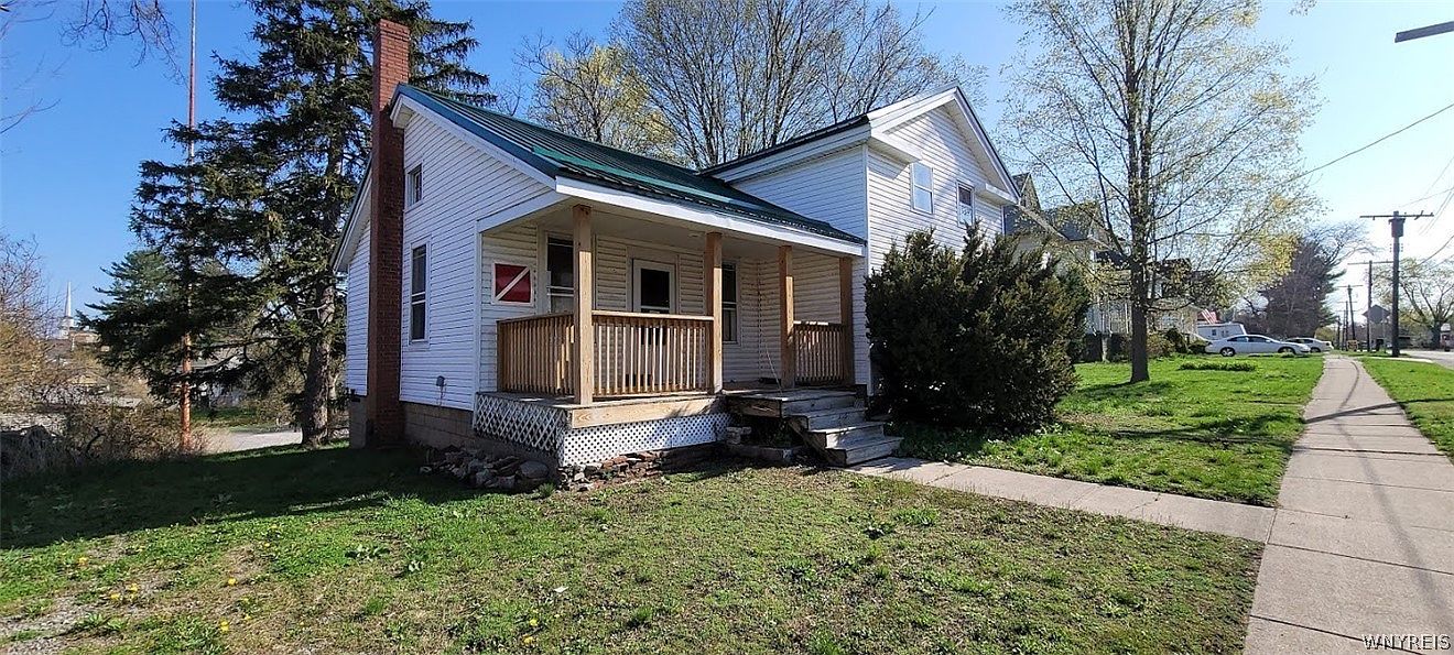 15 Maple Ave, Lyndonville, NY 14098 | Zillow