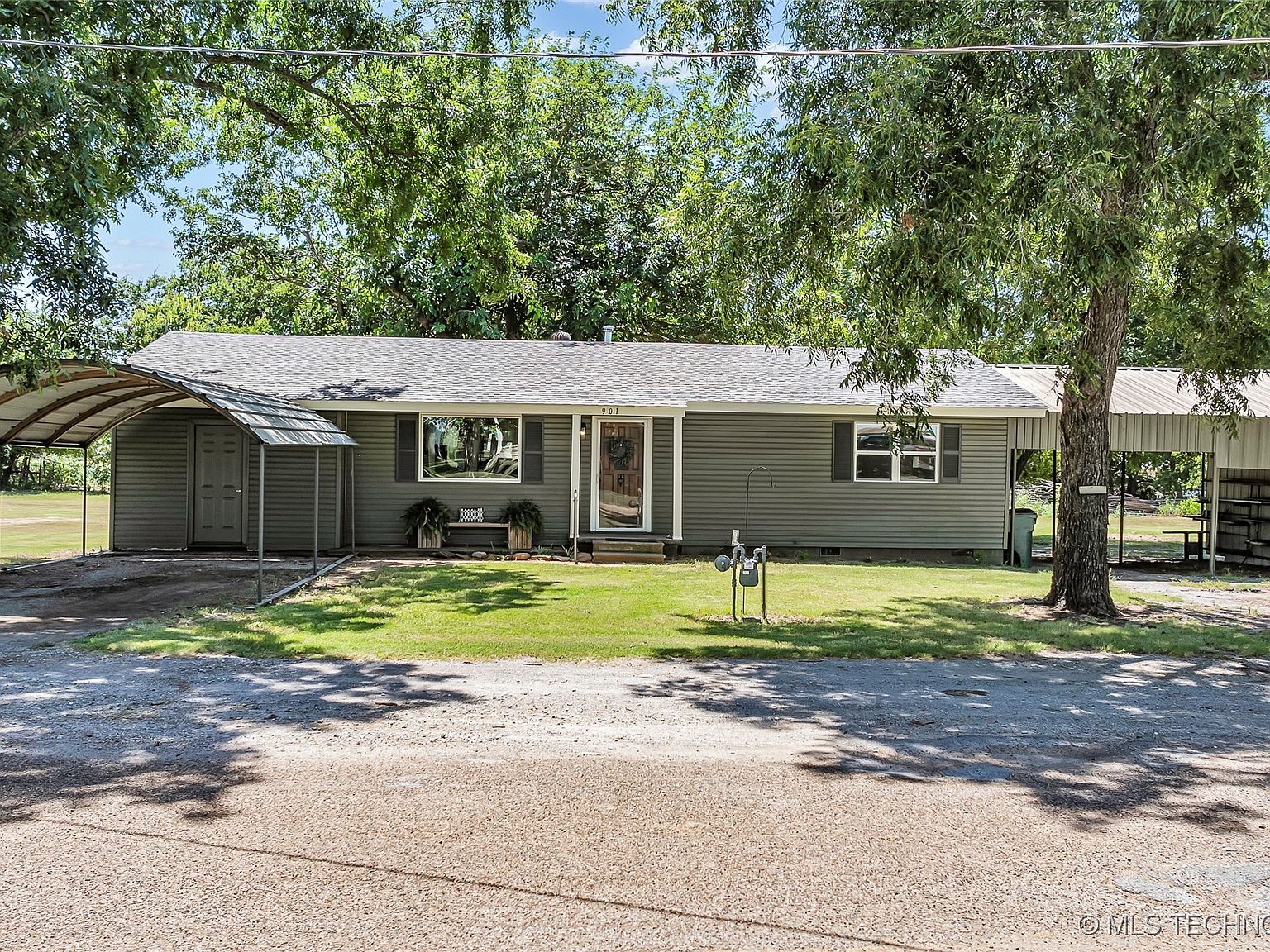 901 13th St, Ryan, OK 73565 | Zillow