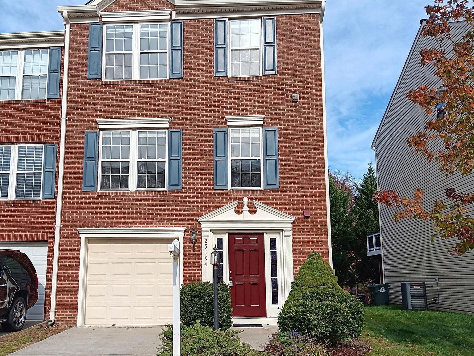 25194 Destination Sq, Aldie, VA 20105 | Zillow