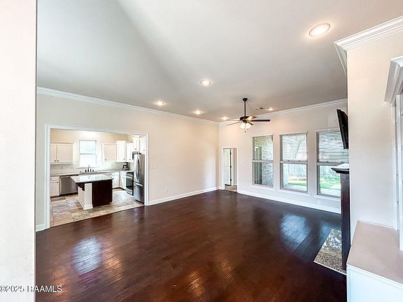 113 Piper Crest Ln, Youngsville, LA 70592 | MLS #2500002310 | Zillow