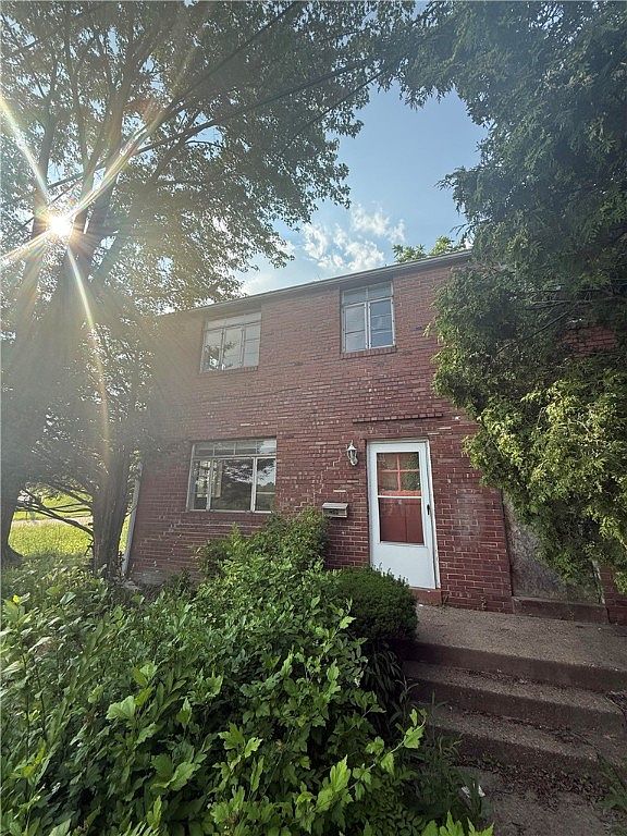 2701 Lincoln Ave, Clairton, PA 15025 | MLS #1706248 | Zillow