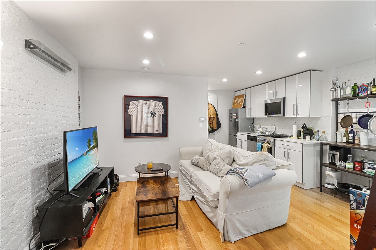 416 E 138th St #2F, Bronx, NY 10454 | Zillow