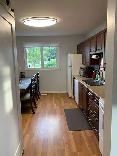 1750 5th Ave #1A, Prince George, BC V2L 3M3 | Zillow