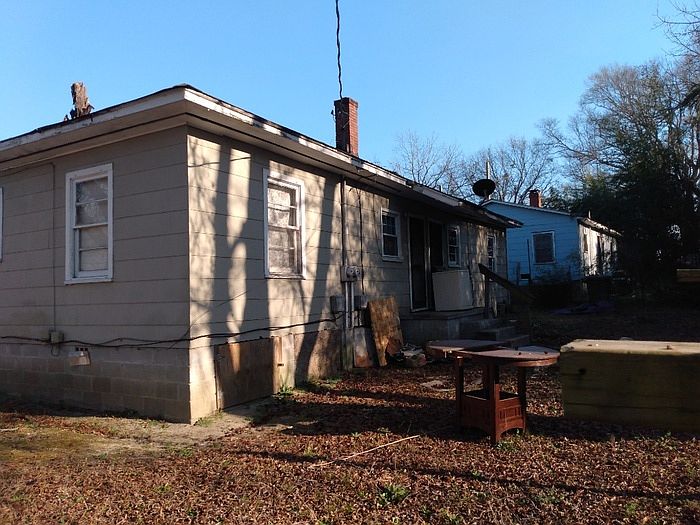 107 N Bell St #B, Clinton, SC 29325 | Zillow