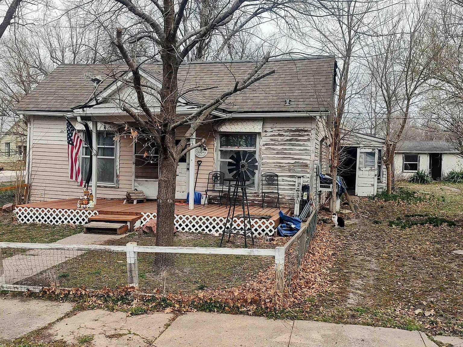 302 4th St, Denison, KS 66419 | Zillow