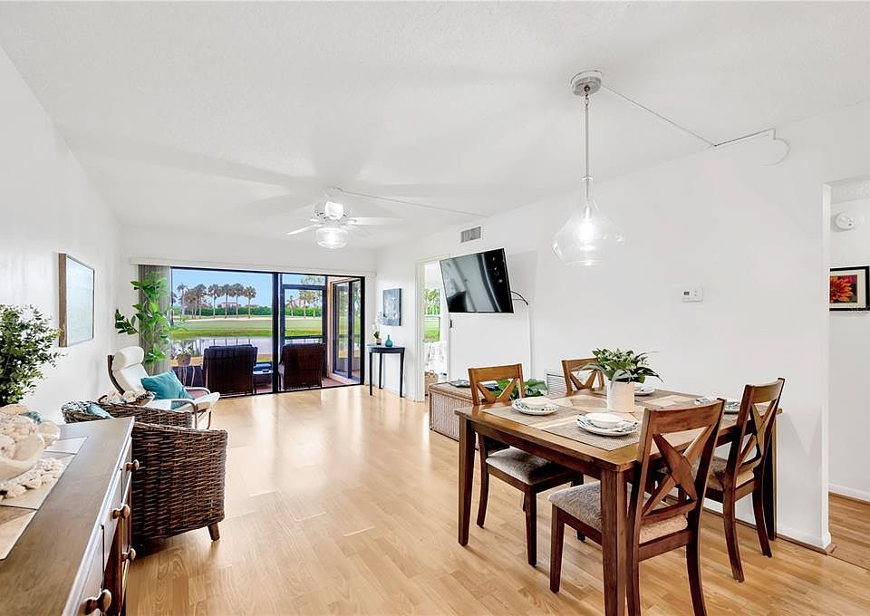 6180 Sun Blvd Saint Petersburg FL | Zillow