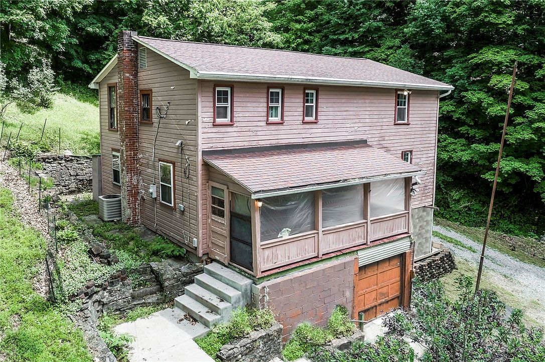 612 Old Lincoln Hwy, Ligonier, PA 15658 | Zillow
