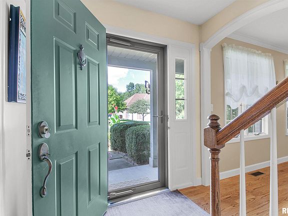 2910 Rushford Ct, Peoria, IL 61614 | Zillow