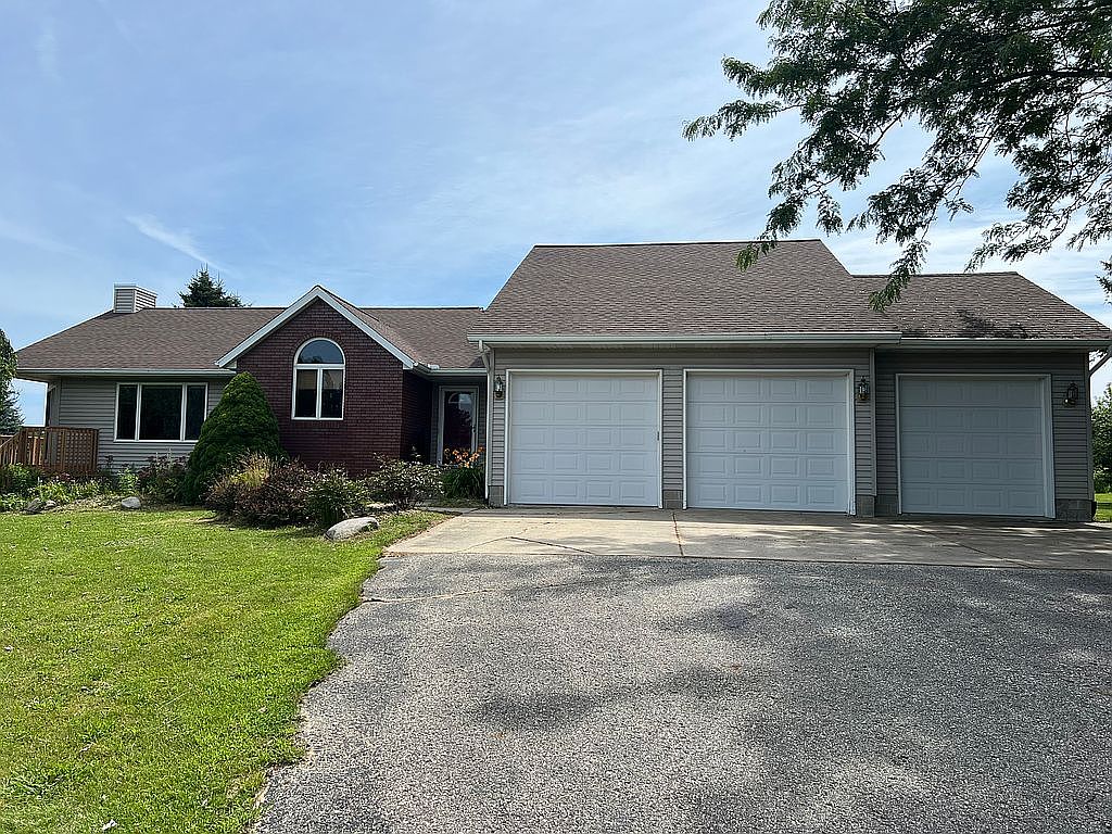 5464 S Maple Island Rd, Fremont, MI 49412 | Zillow