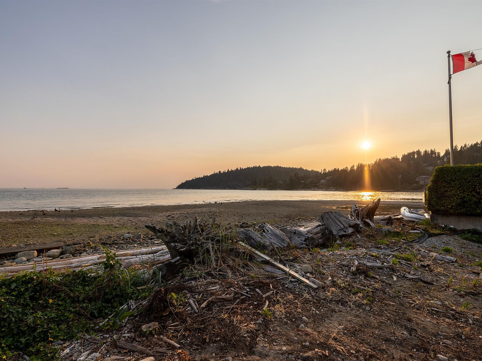 4358 Ross Cres, West Vancouver, BC V7W 1B2 | MLS #R2971576 | Zillow