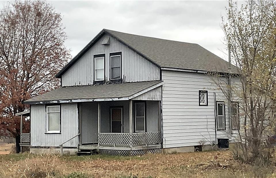 33954 SE 31st Hwy, Kincaid, KS 66039 | MLS #2465306 | Zillow