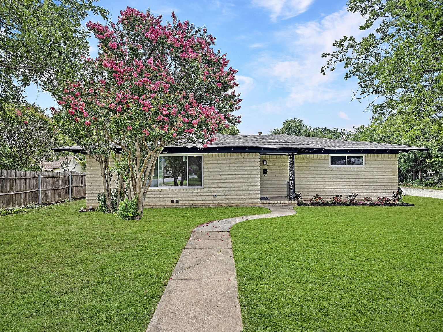 506 N Miller St, Decatur, TX 76234 | MLS #20643605 | Zillow