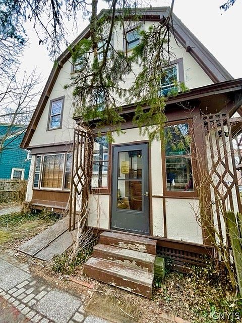 819 Comstock Ave, Syracuse, NY 13210 | MLS #S1395753 | Zillow