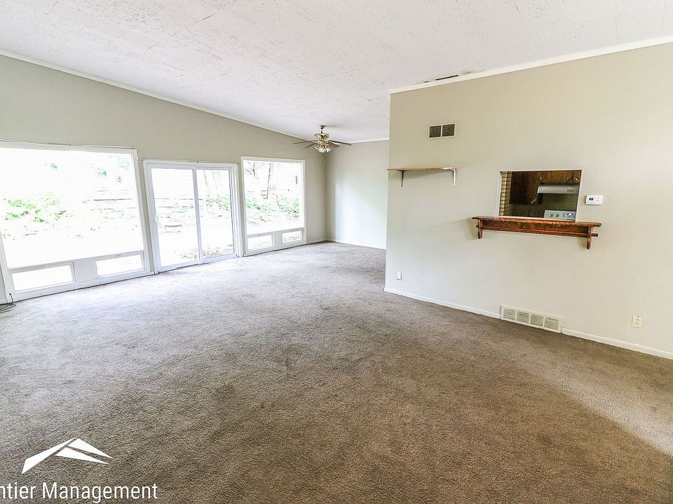 1425 Harry Rd - 1425 Harry Rd Manhattan KS | Zillow