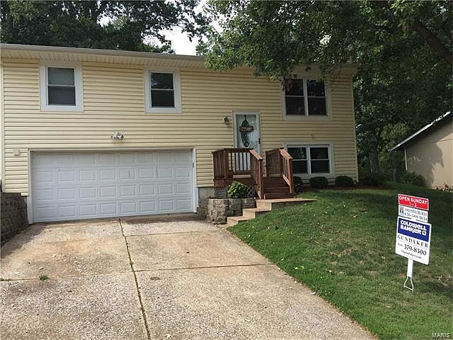 761 Tree Top Ridge Dr, Valley Park, MO 63088 | Zillow