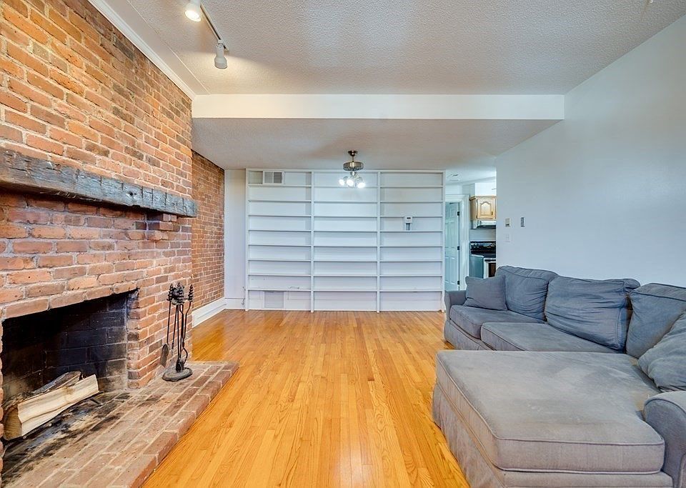 72 Temple St APT 4, Springfield, MA 01105 | Zillow
