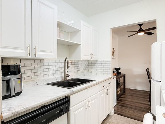1870 McKenzie Ave #320, Saanich, BC V8N 4X3 | MLS #1041912 | Zillow