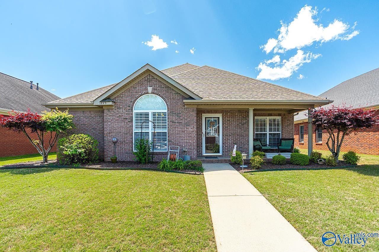 1225 Excalibur Dr SW, Decatur, AL 35603 | Zillow