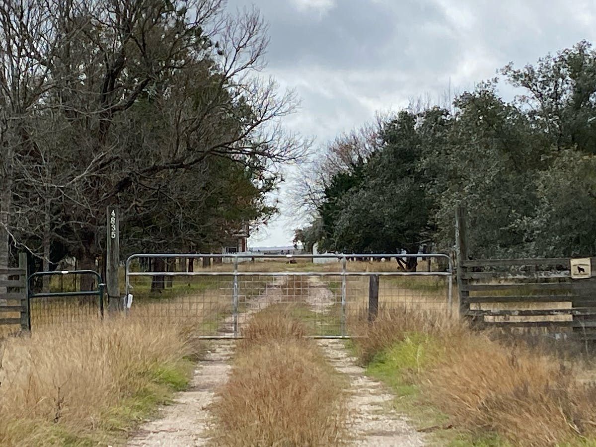 4835 State Highway 111 E, Midfield, TX 77458 | Zillow