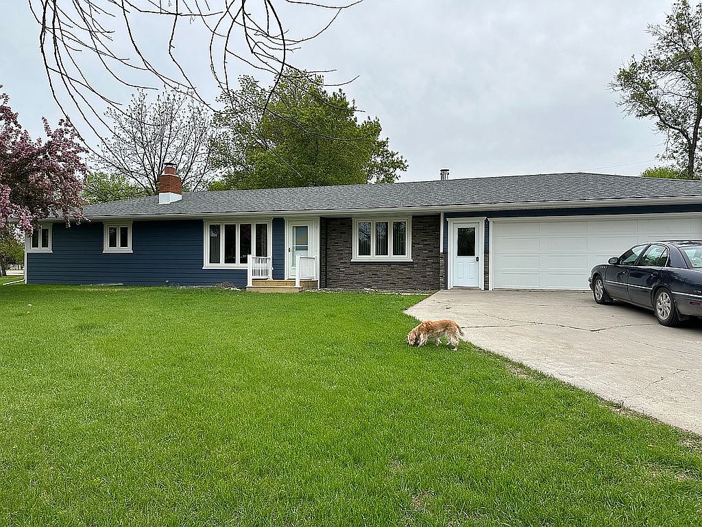 171 N 3rd St, Pembina, ND 58271 | Zillow