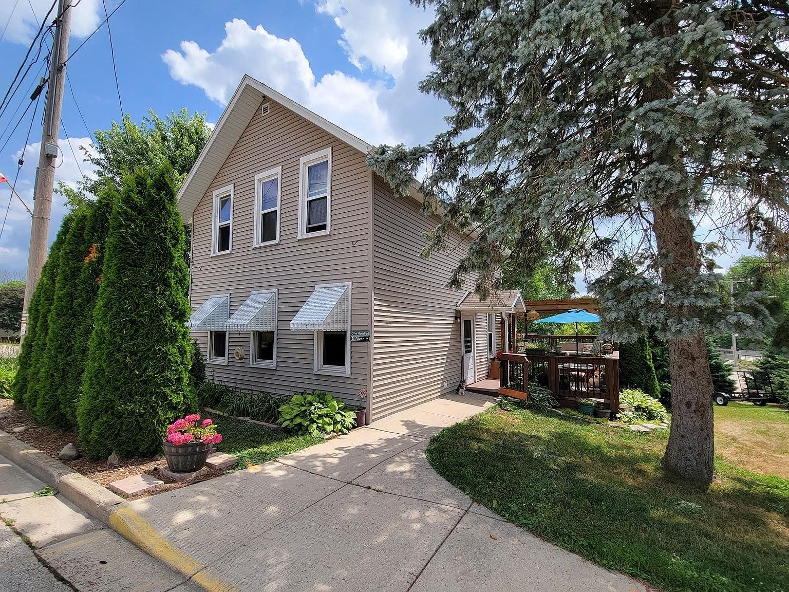 100 N River St, Lowell, WI 53557 | Zillow