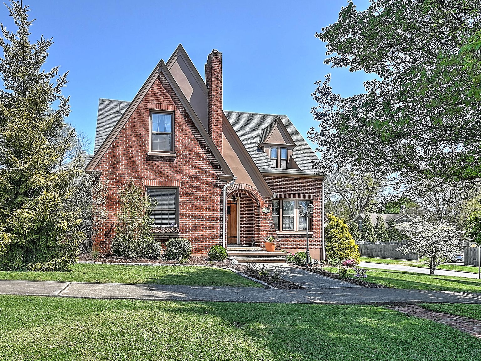 701 Park St, Bristol, VA 24201 | Zillow