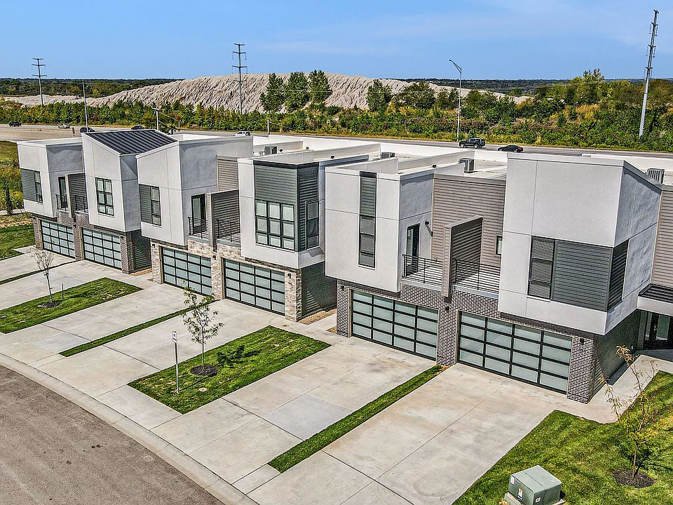 Vanguard Villas - 903 NW Black Twig Ln Lees Summit, MO | Zillow