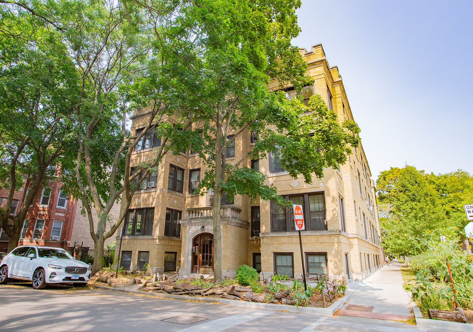 1400 W Elmdale Ave APT 3E, Chicago, IL 60660 | Zillow