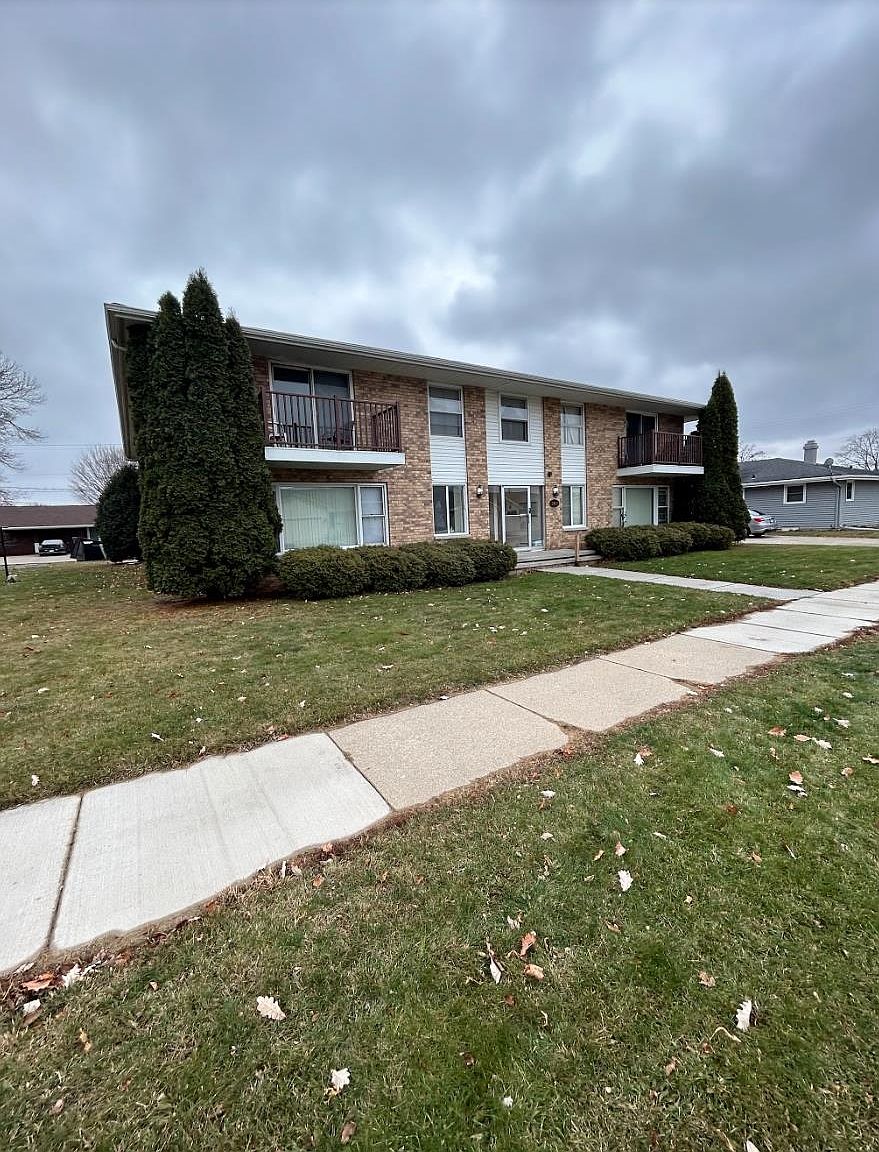 2411 E Peter St, Appleton, WI 54915 | Zillow