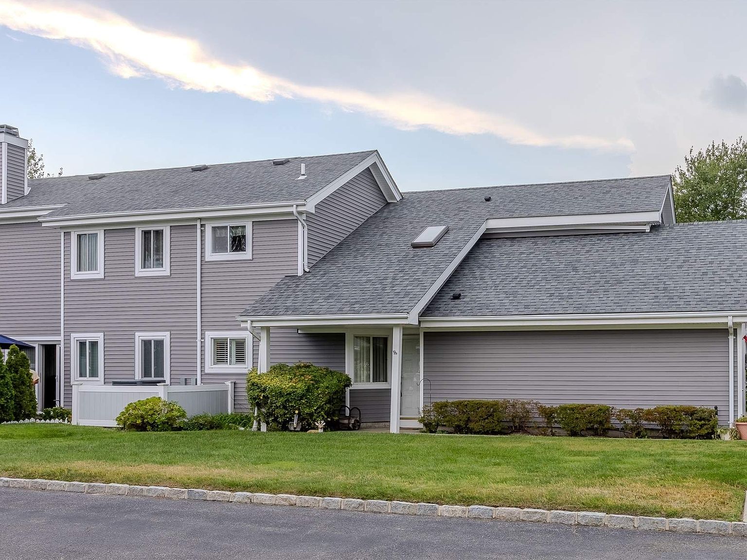 371 Quarry Pond Court UNIT 371, Moriches, NY 11955 | Zillow