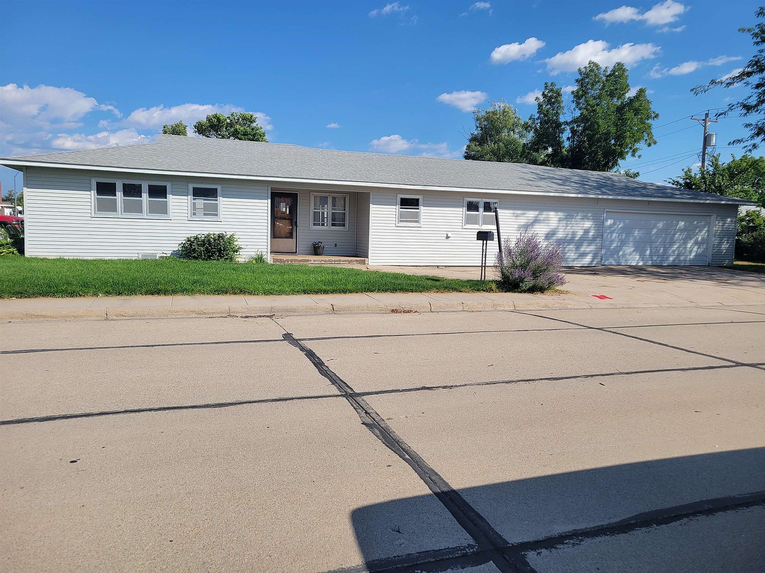 1320 N St, Cozad, NE 69130 | Zillow