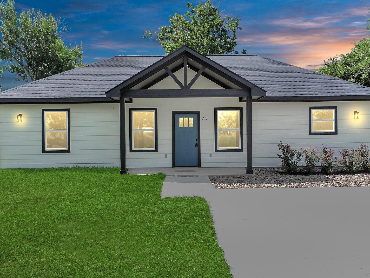 711 Martin Luther King Jr Pkwy, Brenham, TX 77833 | MLS #96126888 | Zillow