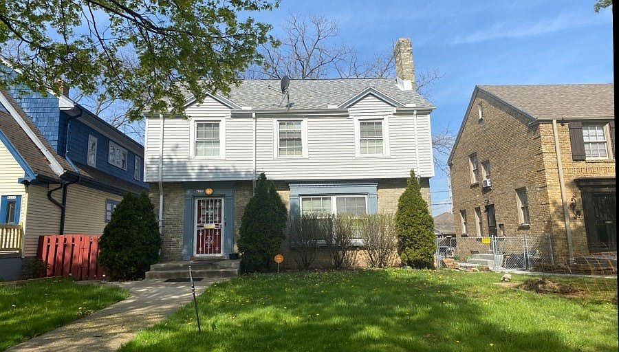4239 N 19th Pl, Milwaukee, WI 53209 | Zillow